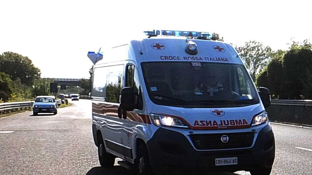 Fingono un malore e chiamano l’ambulanza per un passaggio, denunciati ...